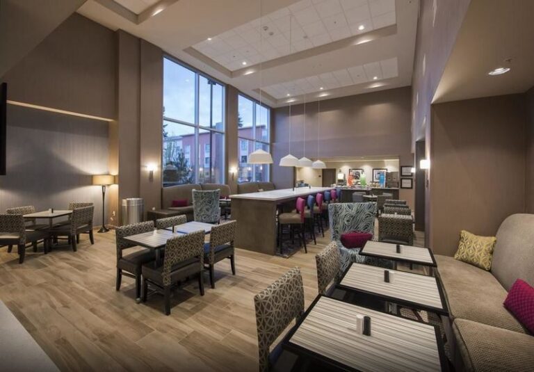 Redmond Hotels - Experience Redmond